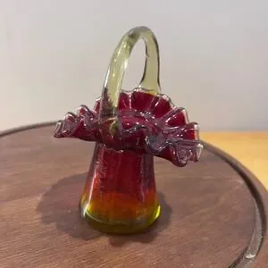 Art | Vtg Amberina Art Glass Ruffled Basket Cadmium Glow Mid Century ...